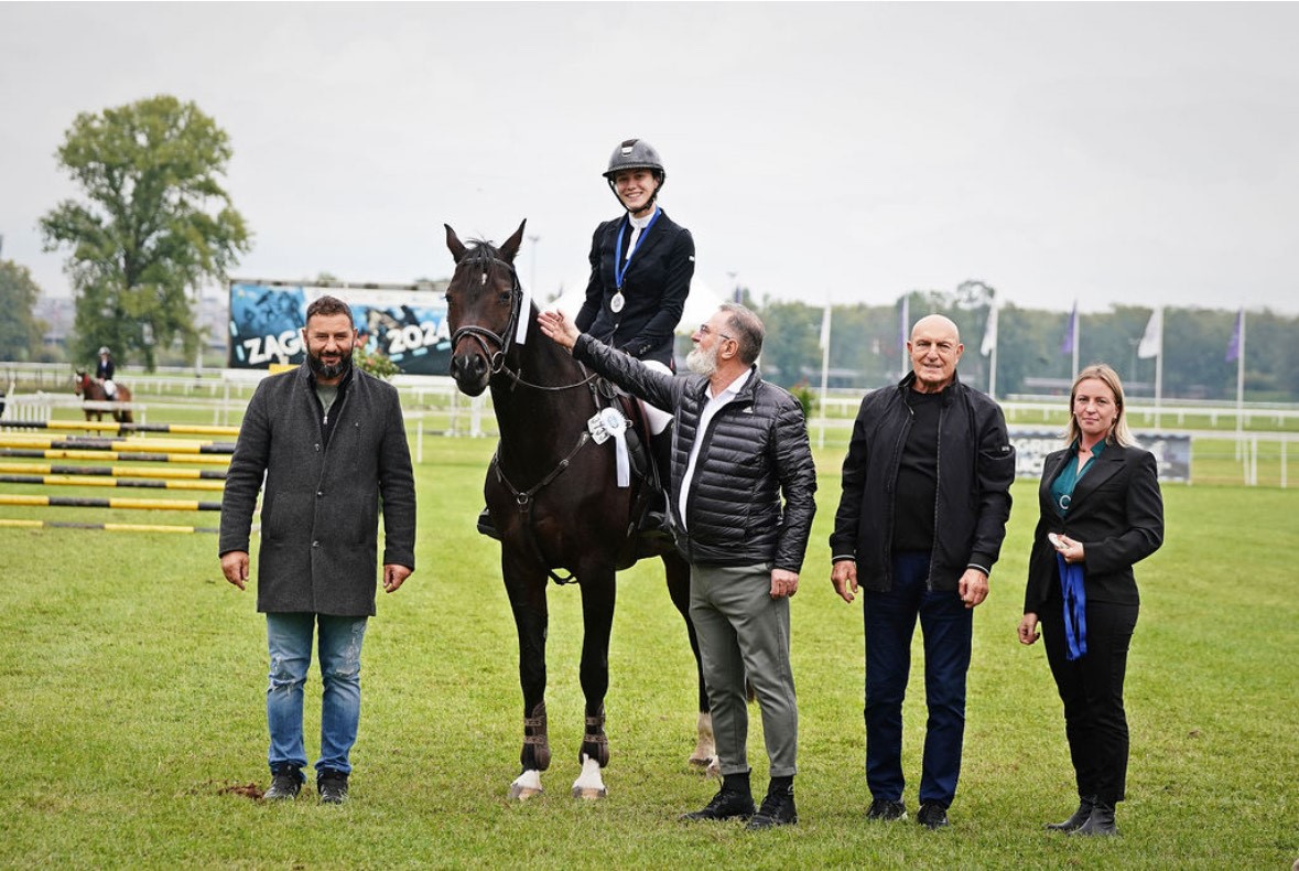 Predsjednik Šafranić na Zagreb Openu, natjecanju u preponskom jahanju održanom na Zagrebačkom ...